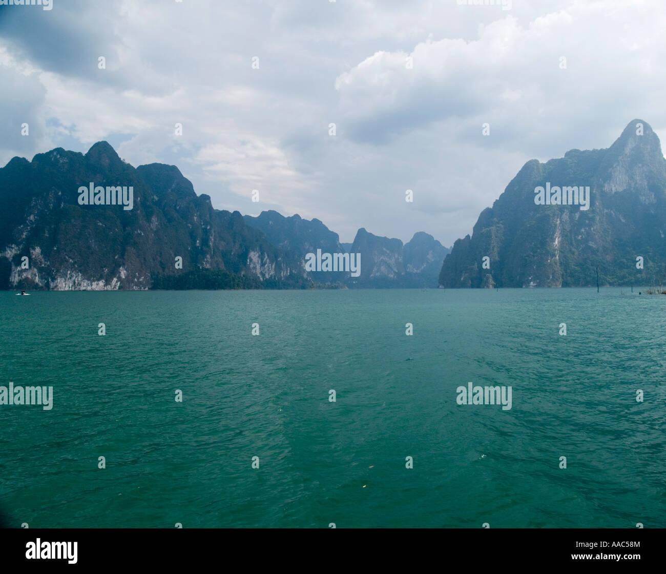 stunning limestone scenery Chao Lan Lake Khao Sok National Park ...
