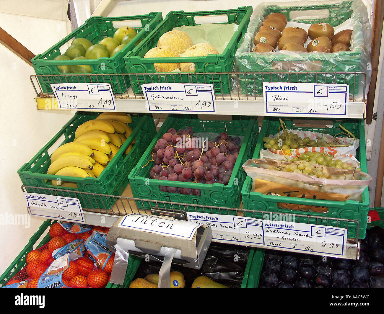 Fruit sellers in cart hi-res stock photography and images - Alamy