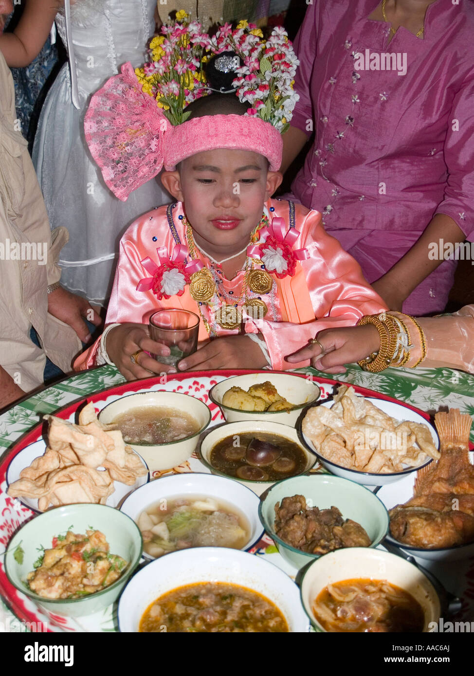 Novice monk eating hi-res stock photography and images - Alamy