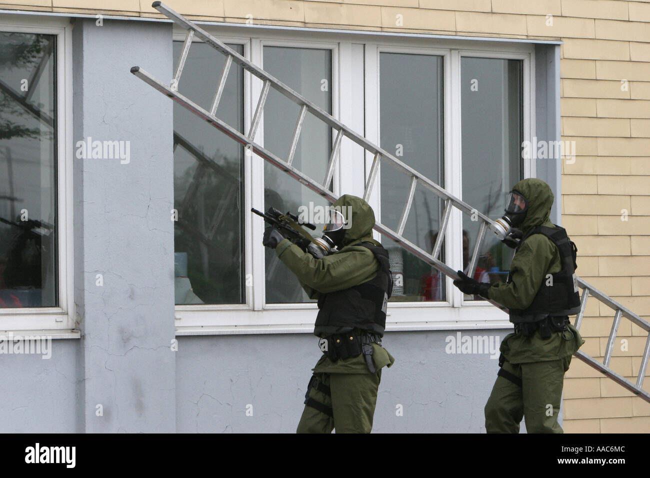 Employment of the Cobra (Austrian anti-terror unit Stock Photo - Alamy