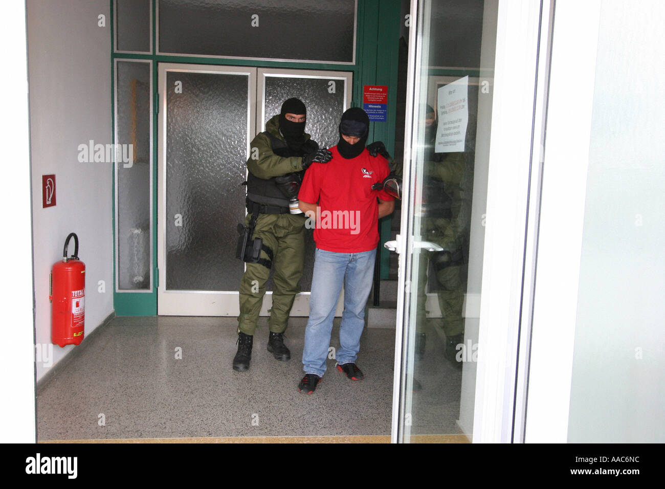 Employment of the Cobra (Austrian anti-terror unit Stock Photo - Alamy