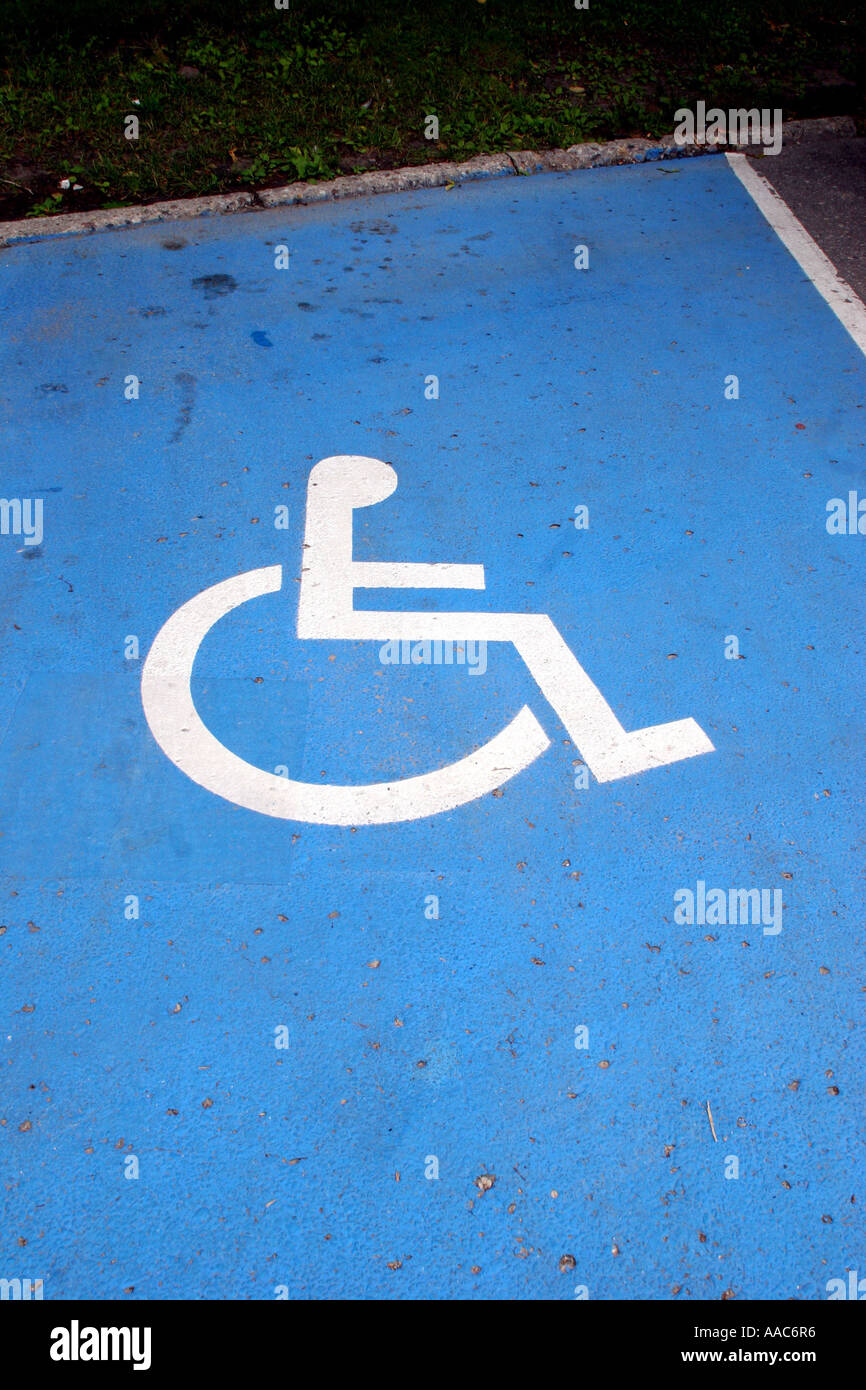 Handicapped parkings hi-res stock photography and images - Alamy