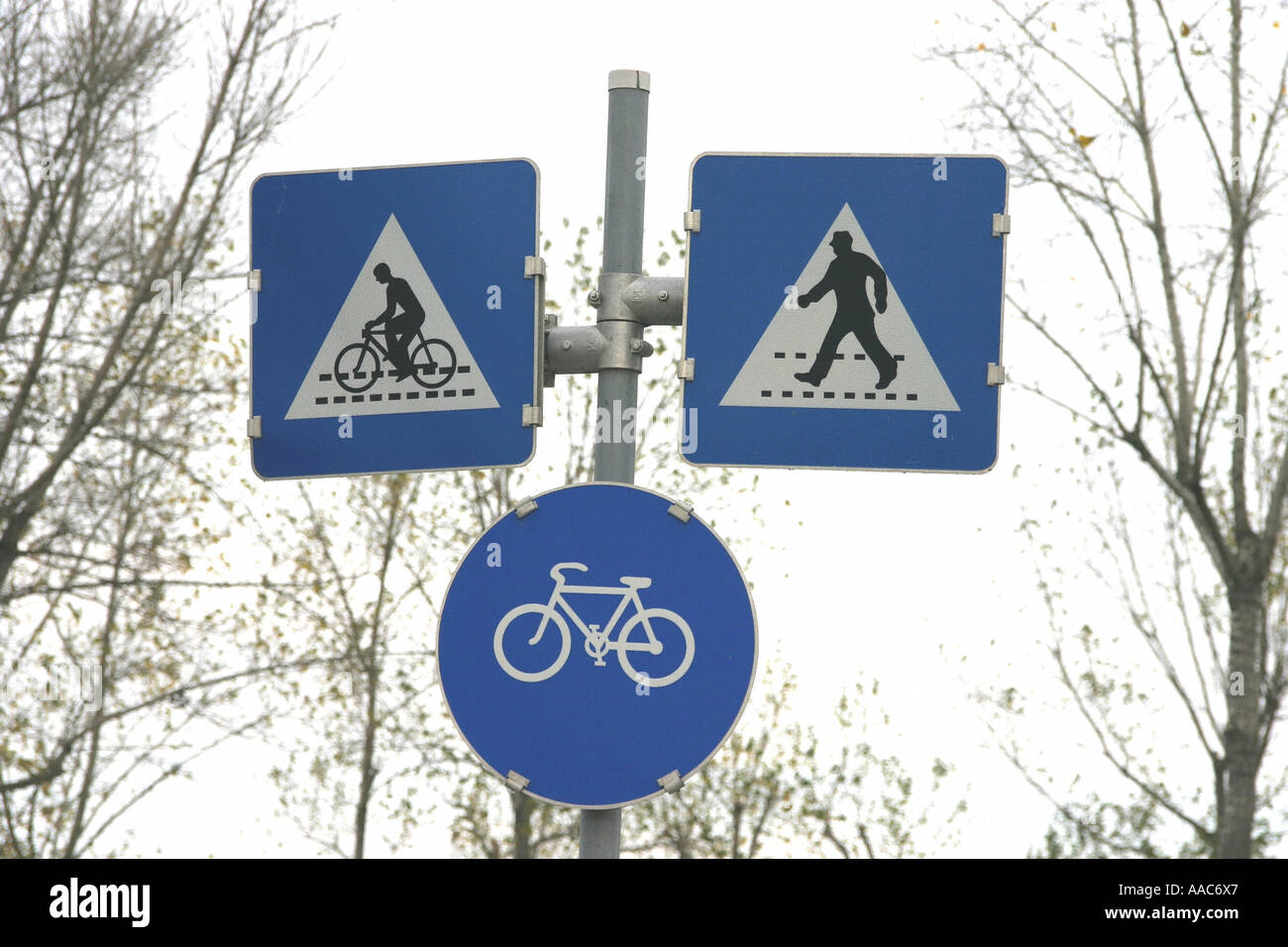 Road sign sidewalk, cycle track Stock Photo - Alamy