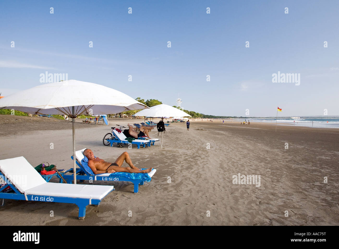 Seminyak beach resort hi-res stock photography and images - Alamy