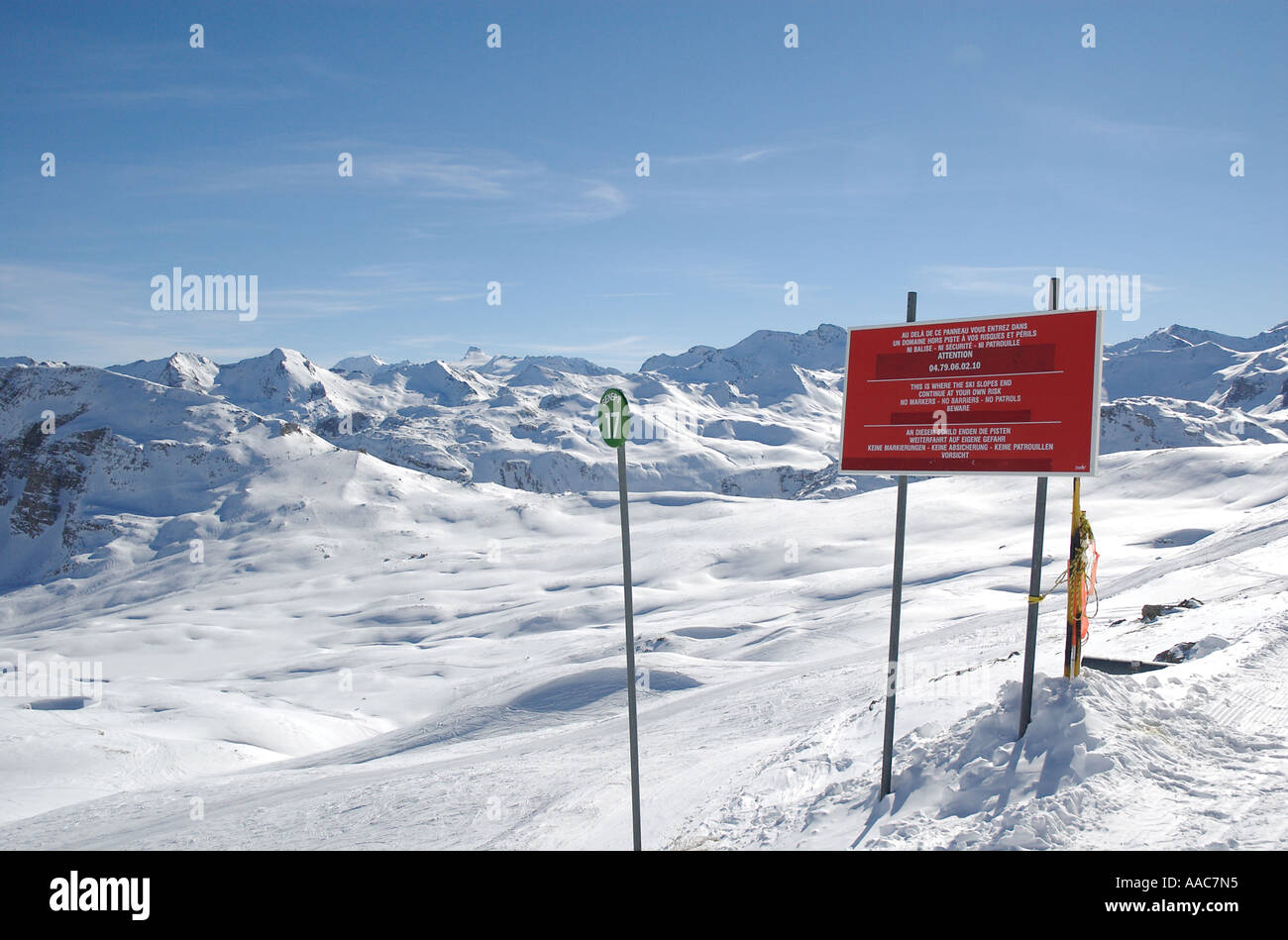 Green piste and warning sign hi-res stock photography and images - Alamy