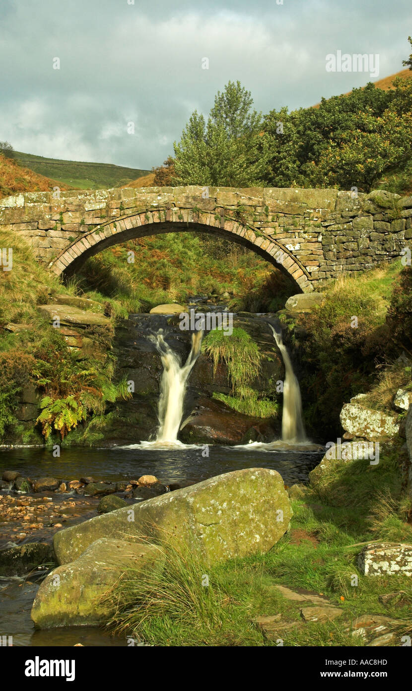 Packhorse Bridge at Three Shires Head Stock Photo - Alamy