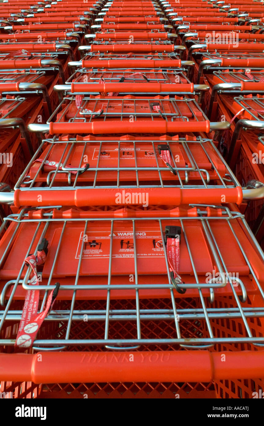 Target shopping carts hi-res stock photography and images - Alamy