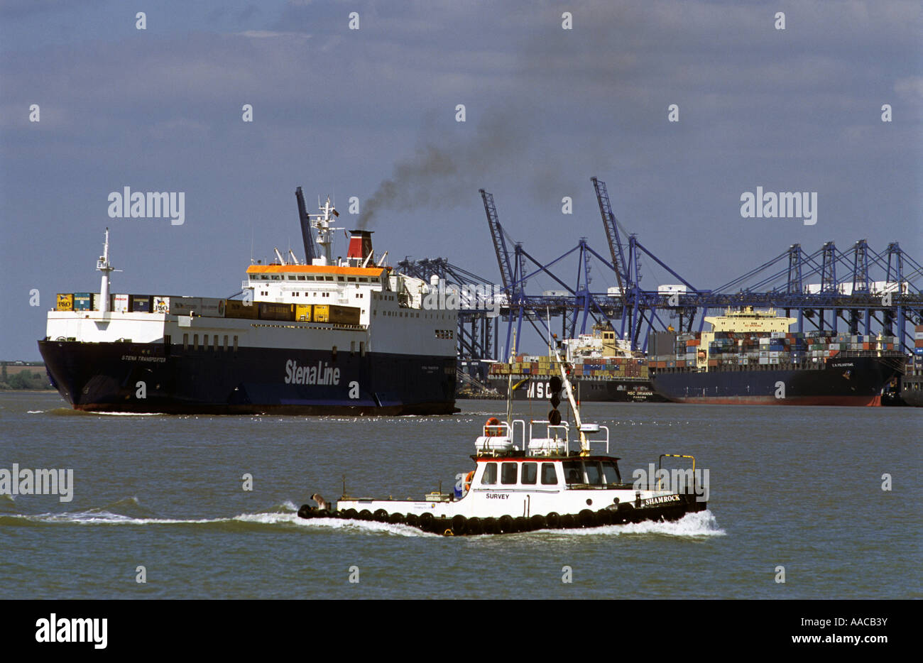 Survey boat operating at the Port of Felixstowe, Britain's largest ...