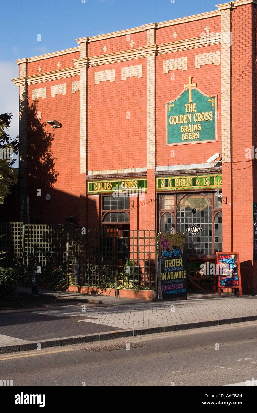 The golden pub cross hi-res stock photography and images - Alamy