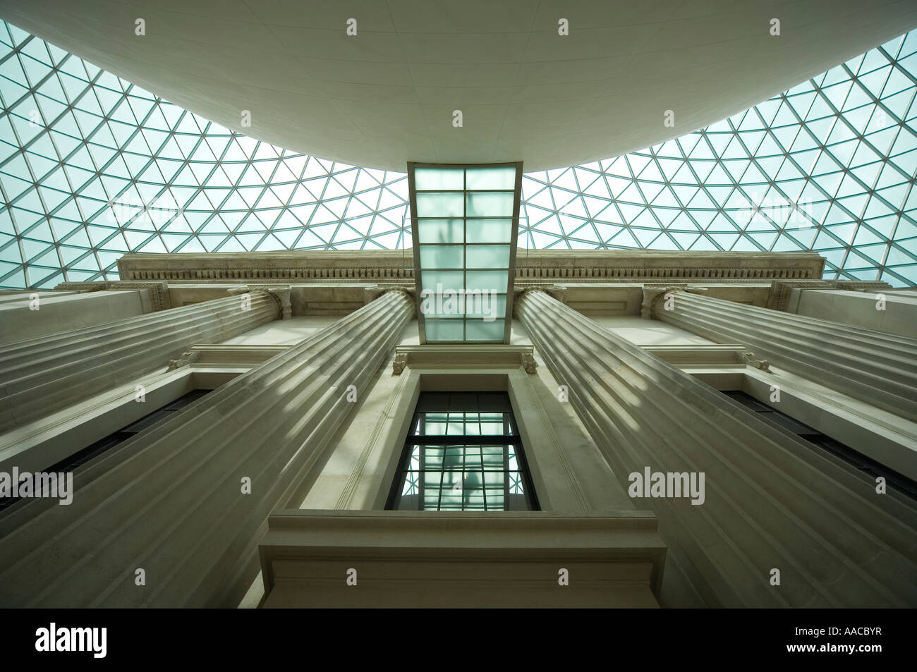 Glass bridge walkway in Great Court of the British Museum London Stock ...