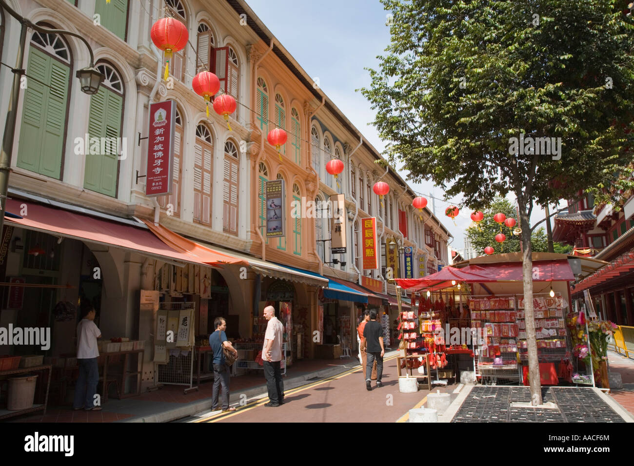 Shophouses and stall in Sago Street Chinatown Outram Singapore city ...