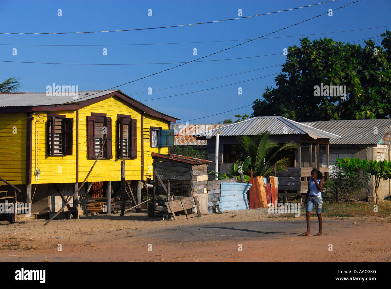 Garifuna house hi-res stock photography and images - Alamy