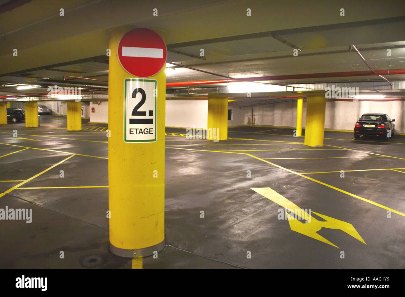 Multi storey parkings hi-res stock photography and images - Alamy