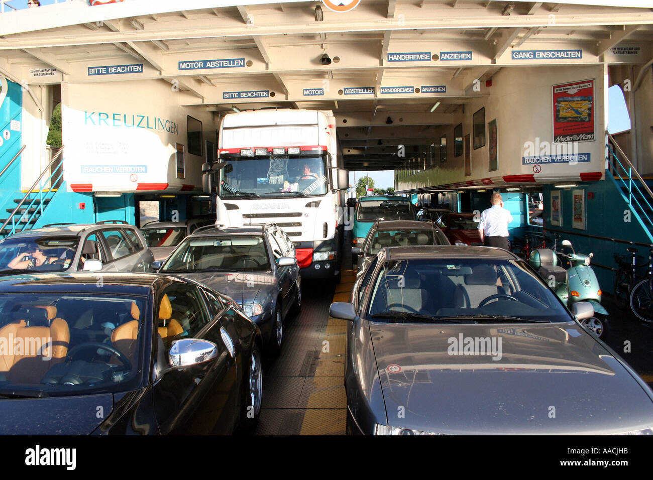 Rta ferry hi-res stock photography and images - Alamy