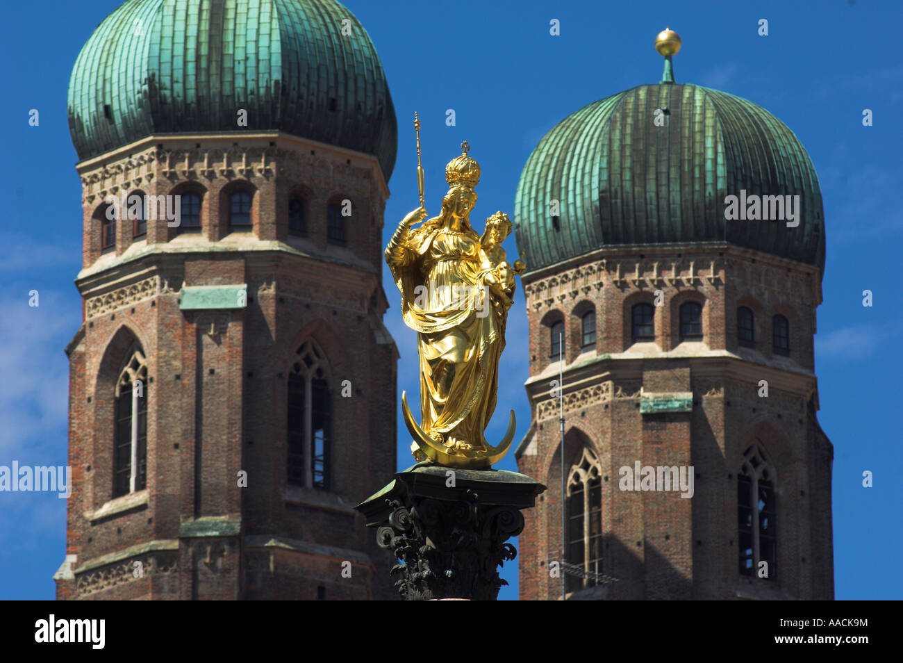 Maria column in front of the Frauenkirche in Munich, Bavaria, Germany ...