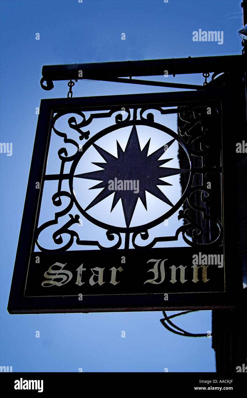 Star inn pub sign hi-res stock photography and images - Alamy