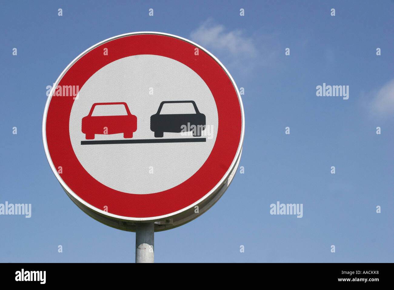 no passing sign Stock Photo - Alamy