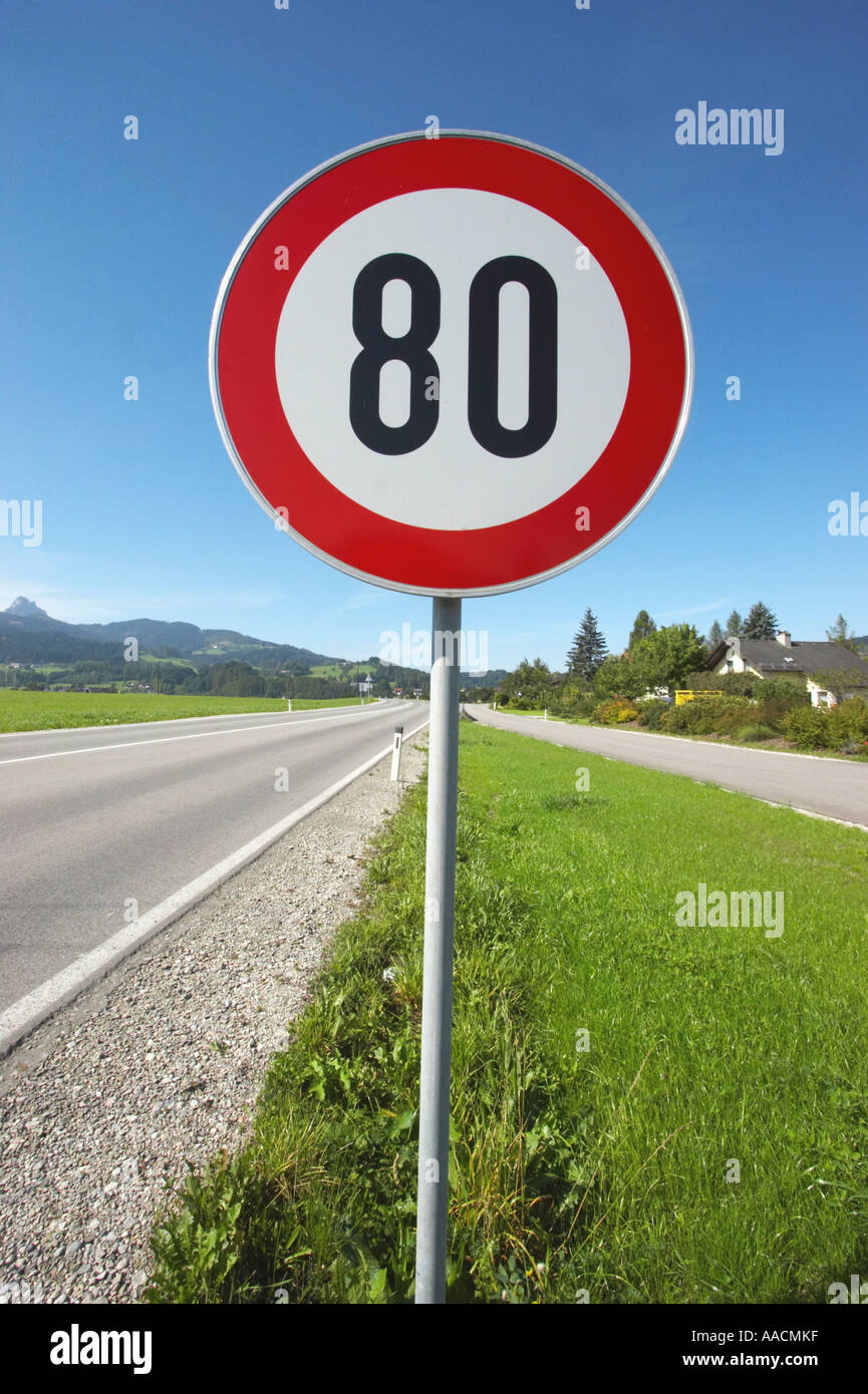 Speed limiting 80 kmh Stock Photo - Alamy