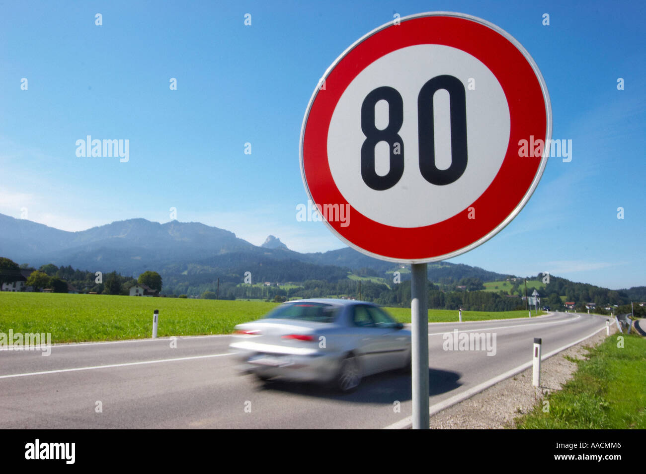 Speed limiting 80 kmh Stock Photo - Alamy