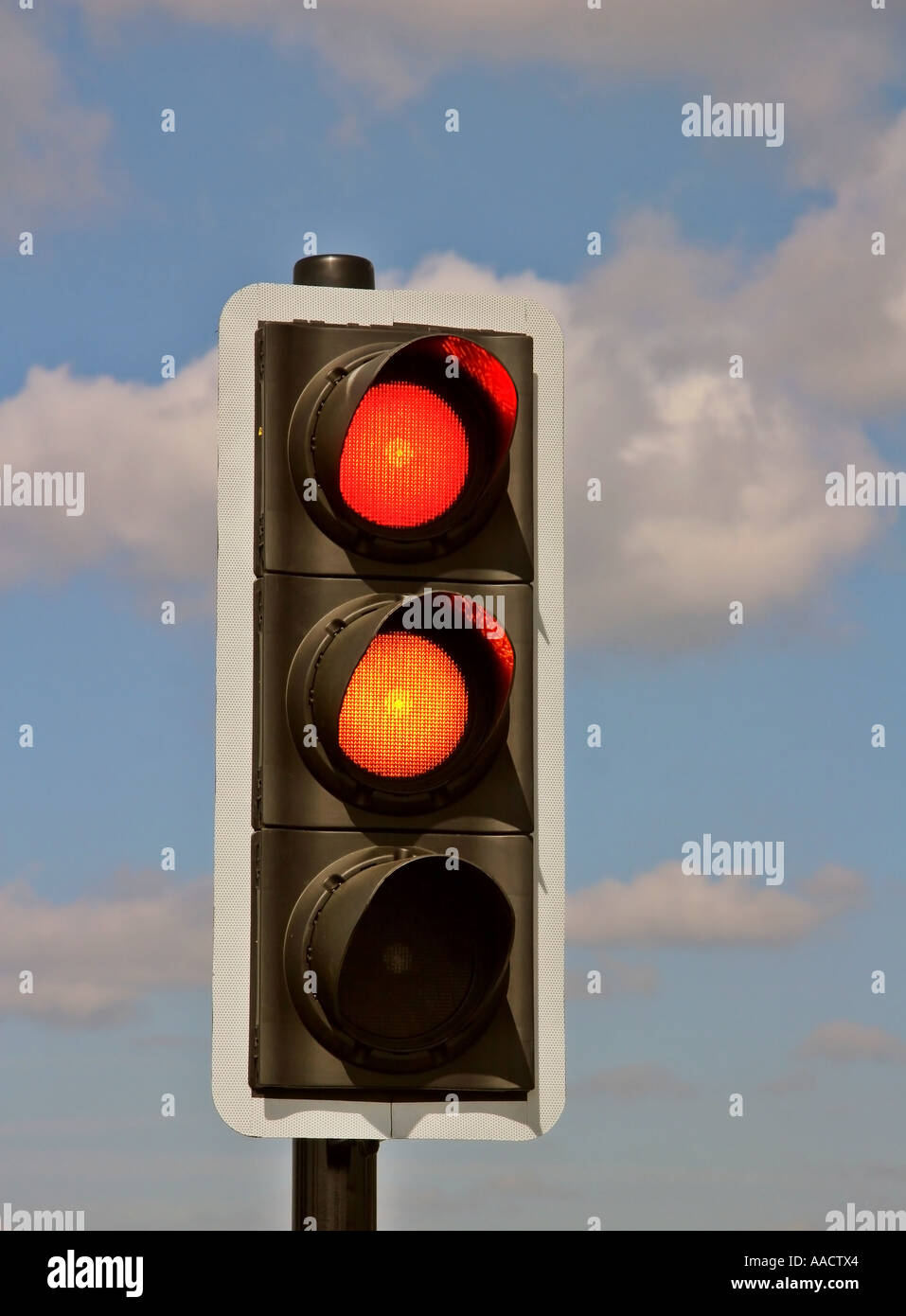 Red and amber lit hi-res stock photography and images - Alamy