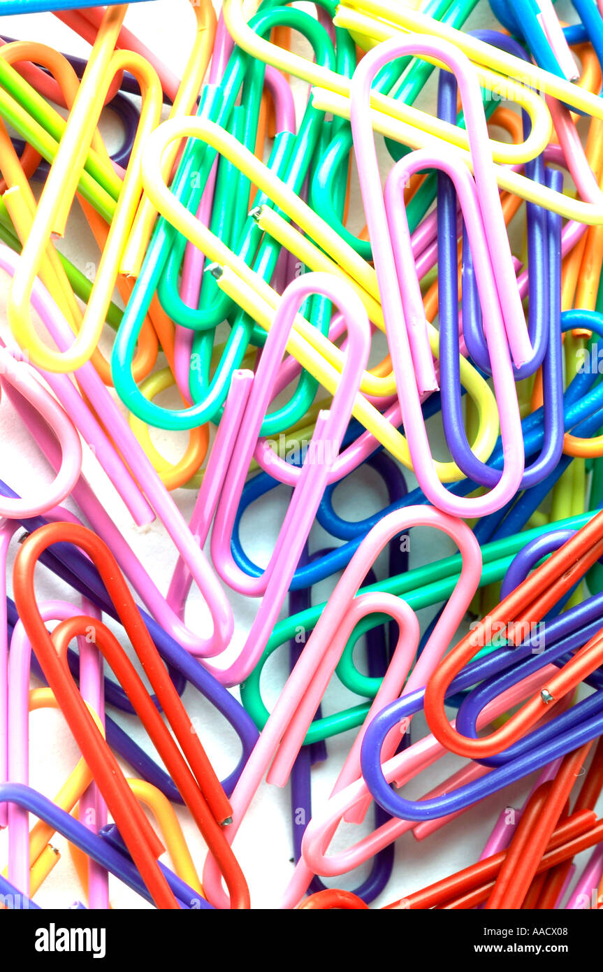 Twisted paperclip hi-res stock photography and images - Alamy