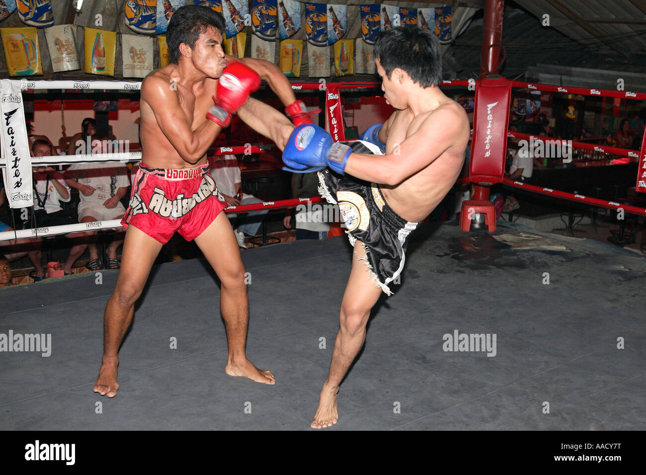 Thai boxing Pattaya Thailand Stock Photo - Alamy