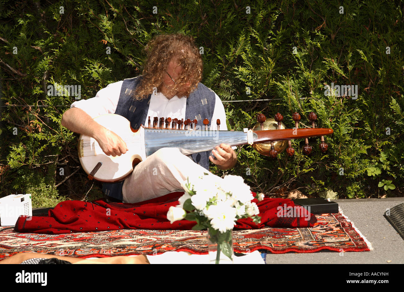 Busker bristol hi-res stock photography and images - Alamy
