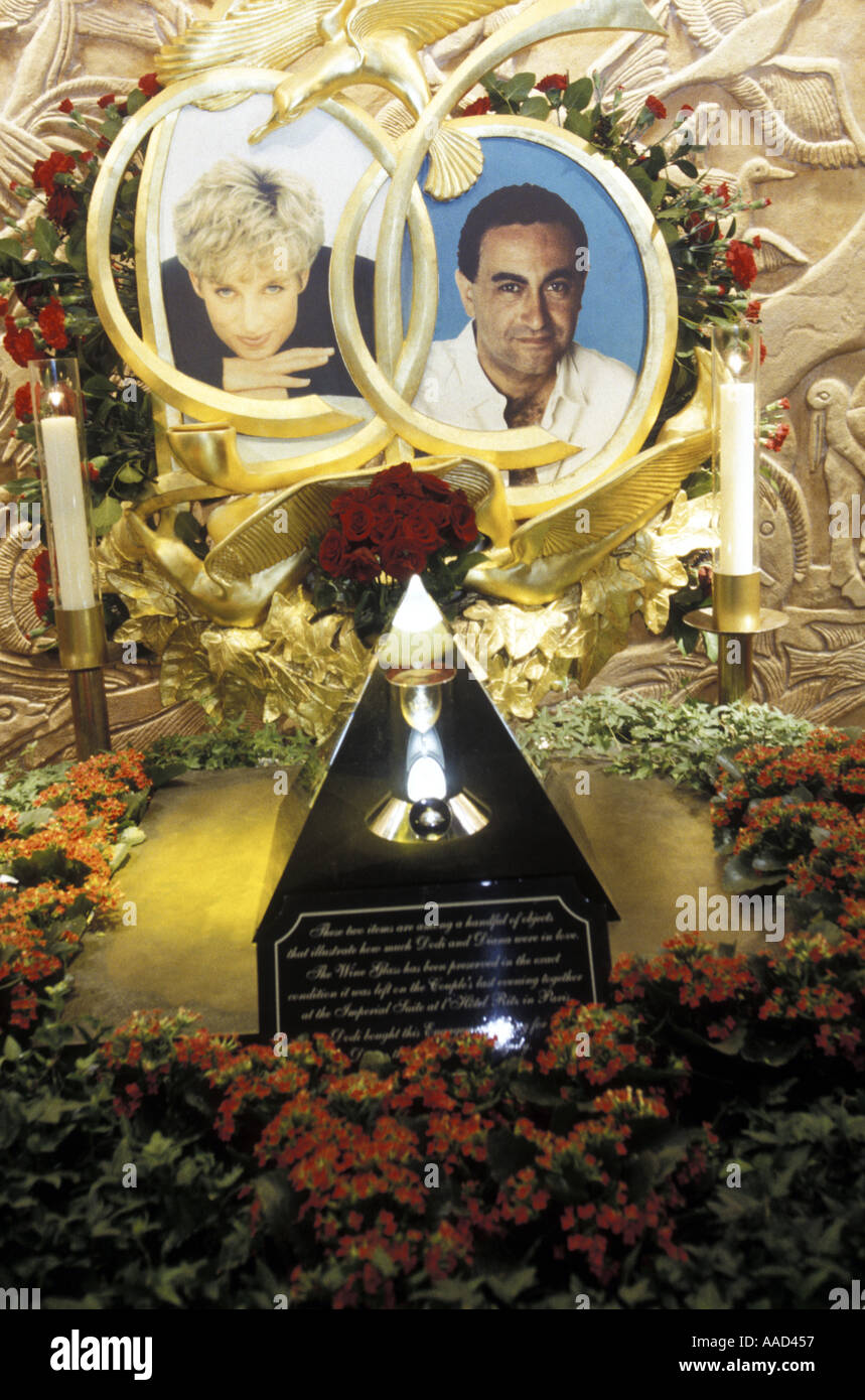 Princess diana dodi fayed memorial inside harrods hi-res stock ...