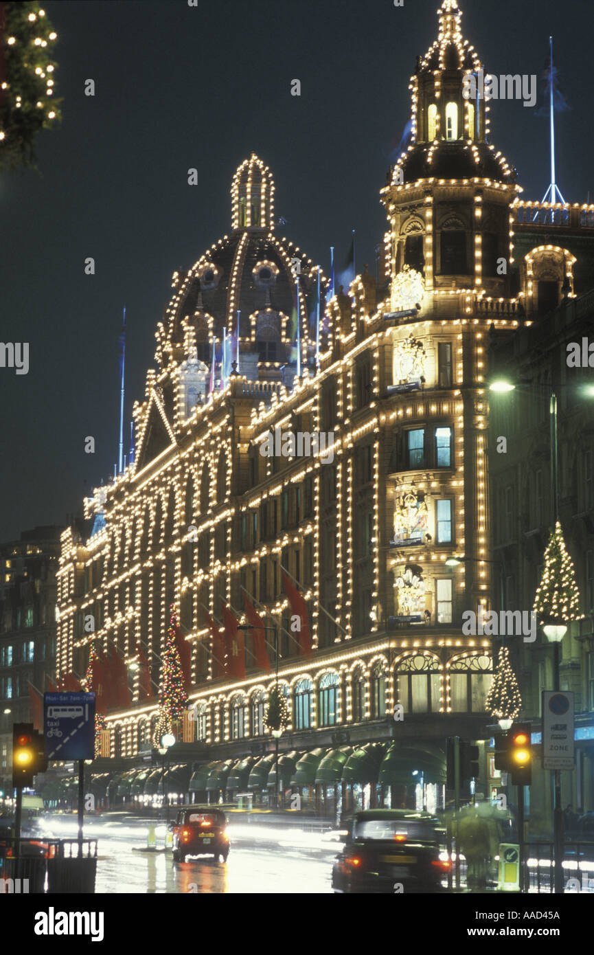 Harrods department store at night Stock Photo - Alamy