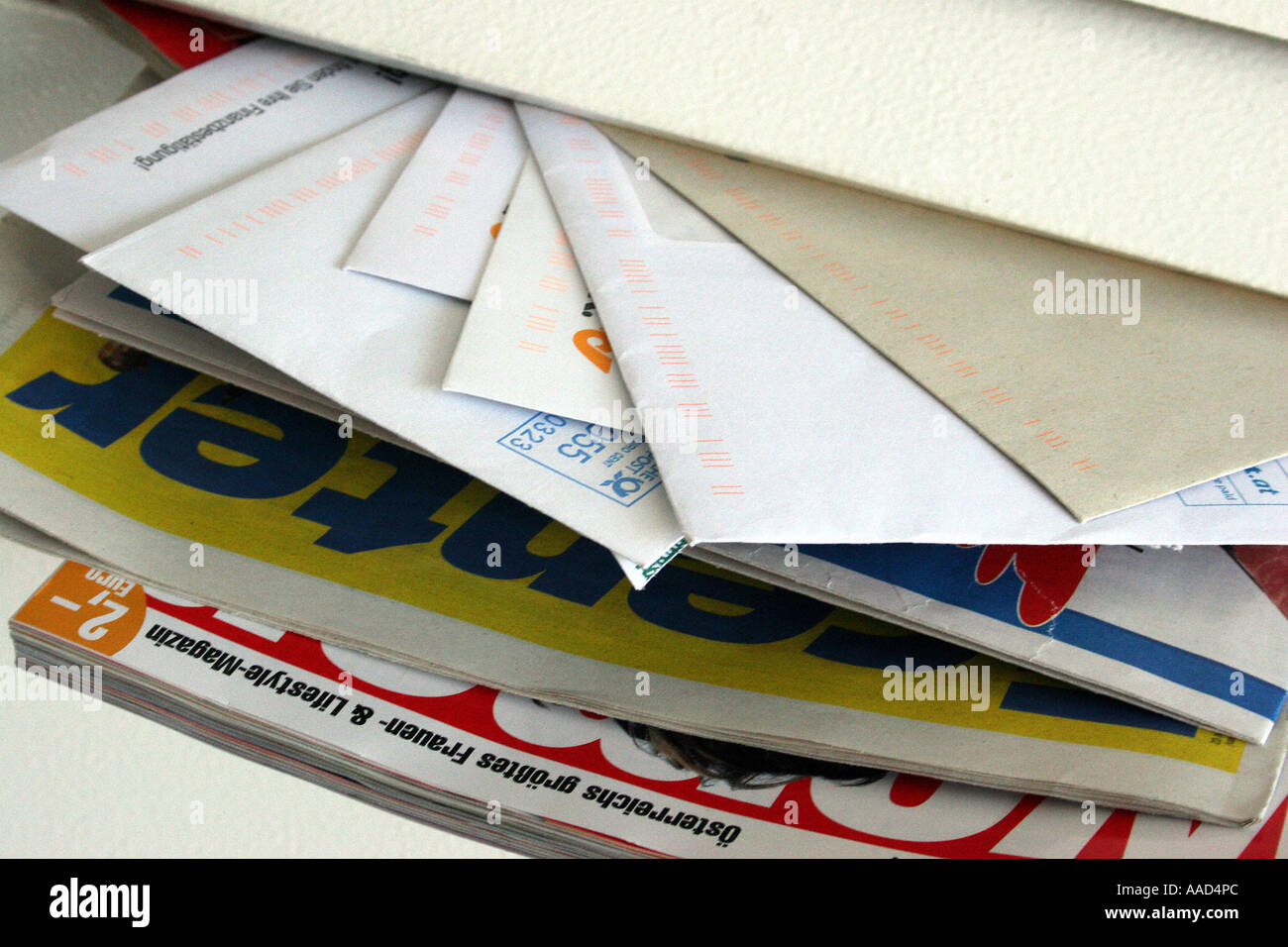 Letterbox full hi-res stock photography and images - Alamy