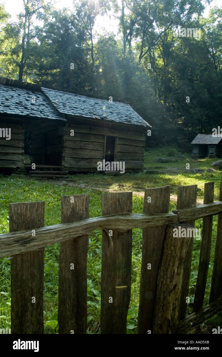 Bales cabin great smoky mountains hi-res stock photography and images - Alamy