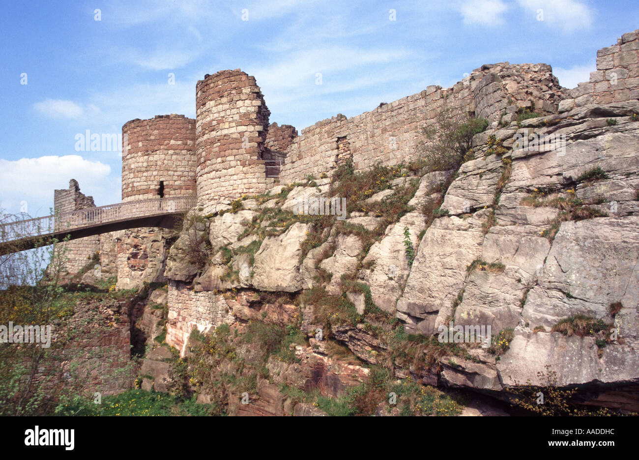 Beeston Castle ruin inner ward & gatehouse built on sandstone rock face ...