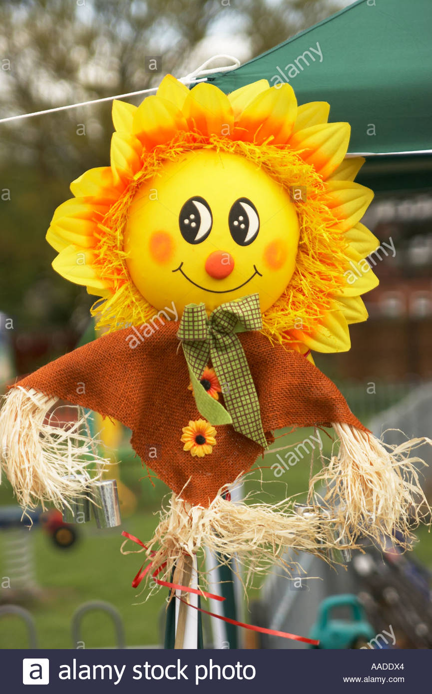 Sunflower Scarecrow High Resolution Stock Photography and Images - Alamy