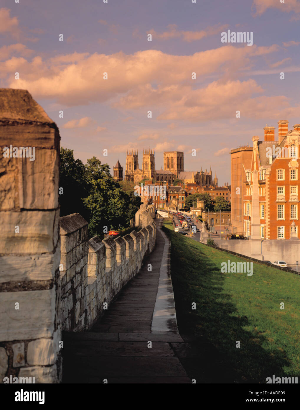 York defensive walls hi-res stock photography and images - Alamy