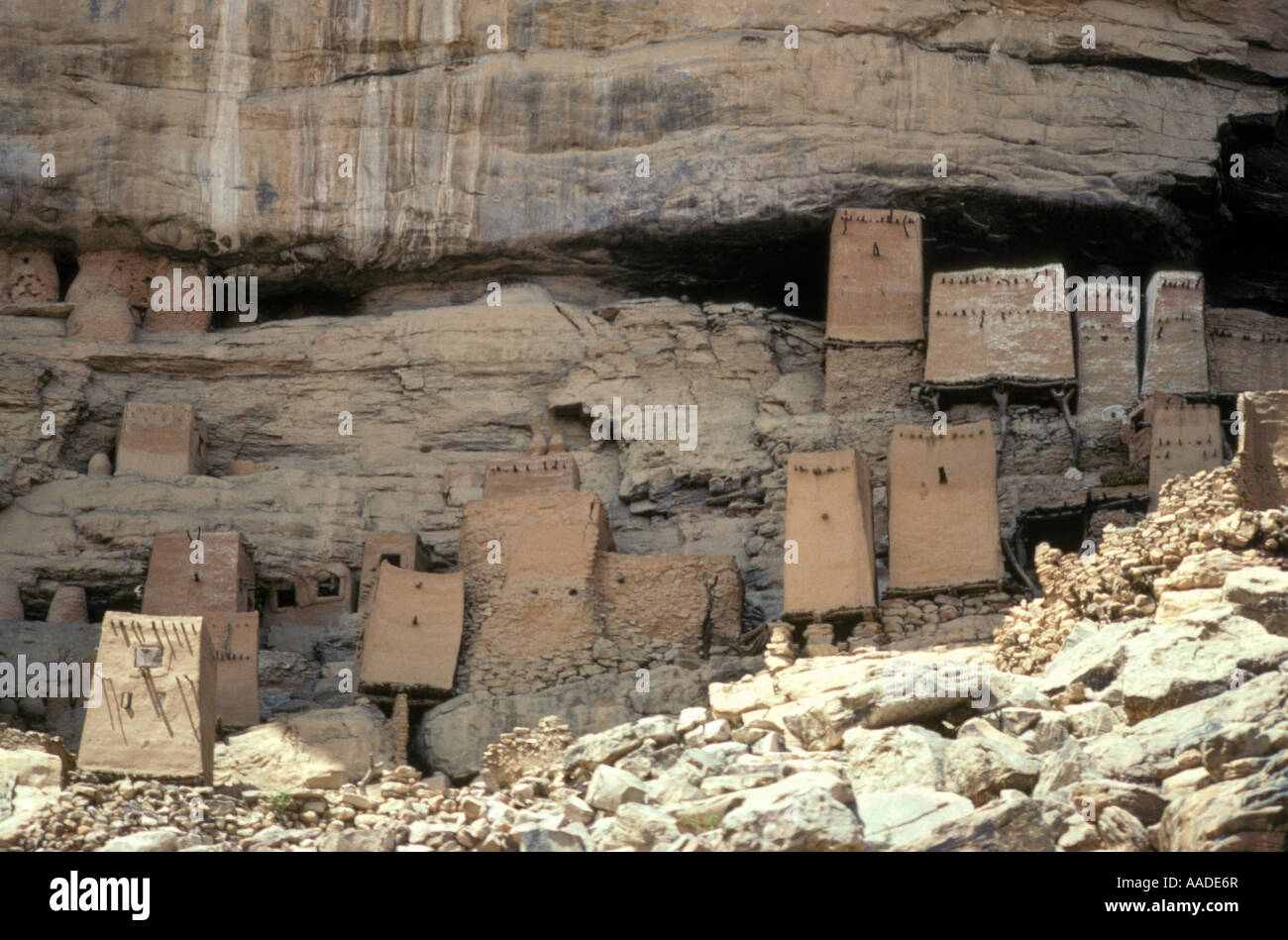 Dogon buildings in the Bandiagara Escarpment in the sahel of Mali 1995 ...