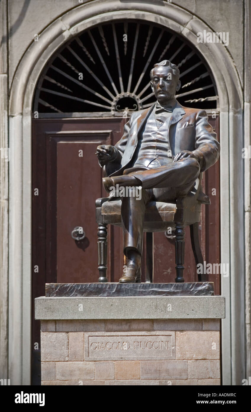 Statue of Giacomo Puccini in Lucca, Tuscany, Italy Stock Photo - Alamy