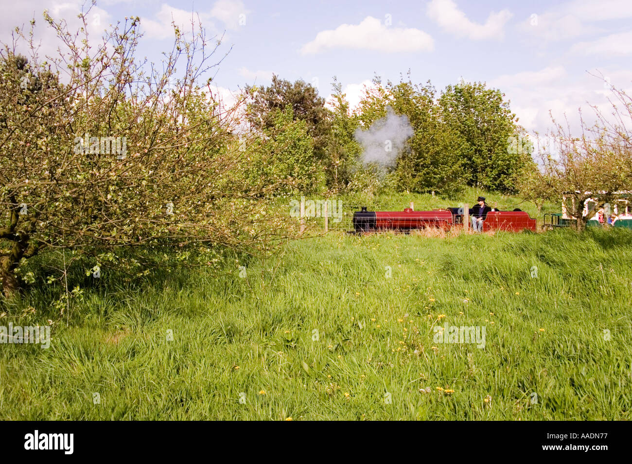 Spring in the vale of evesham hi-res stock photography and images - Alamy