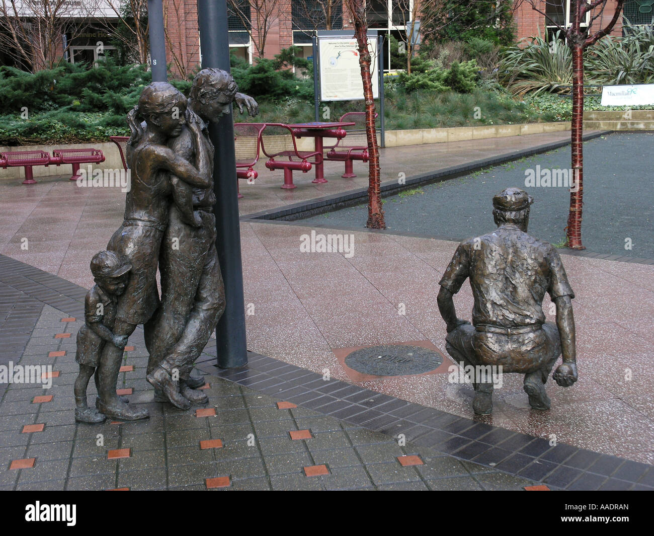 Leeds sculptures hi-res stock photography and images - Alamy