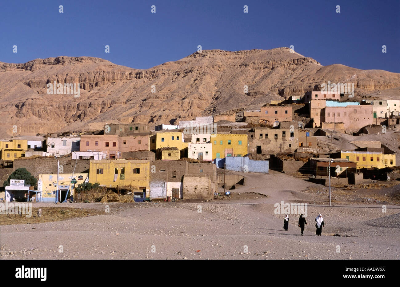 Egypt Luxor Gurna village lying in the ruins of ancient Thebes Stock ...