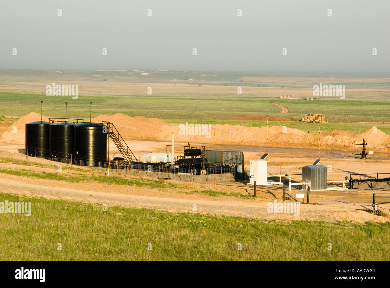 Oil drilling pads hi-res stock photography and images - Alamy