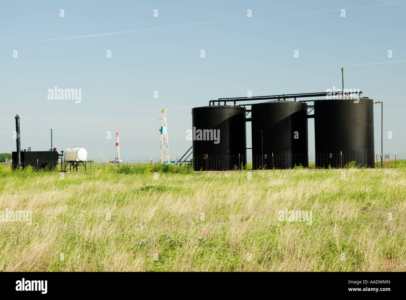 Oil drilling pads hi-res stock photography and images - Alamy