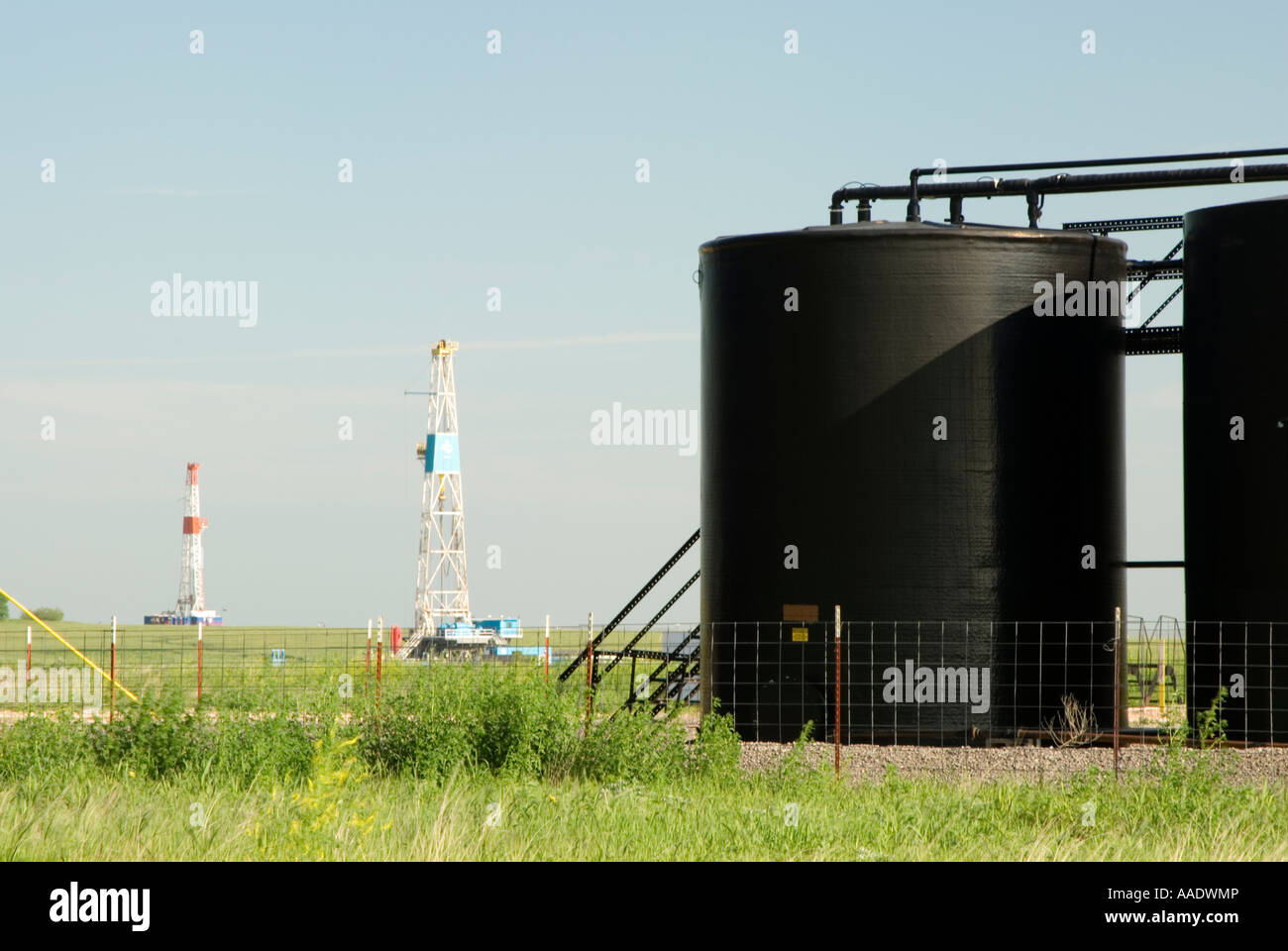 Oil drilling pads hi-res stock photography and images - Alamy
