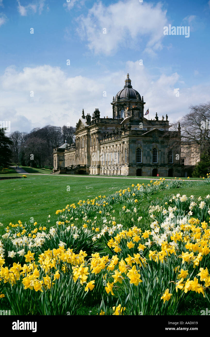 Castle howard garden spring hi-res stock photography and images - Alamy