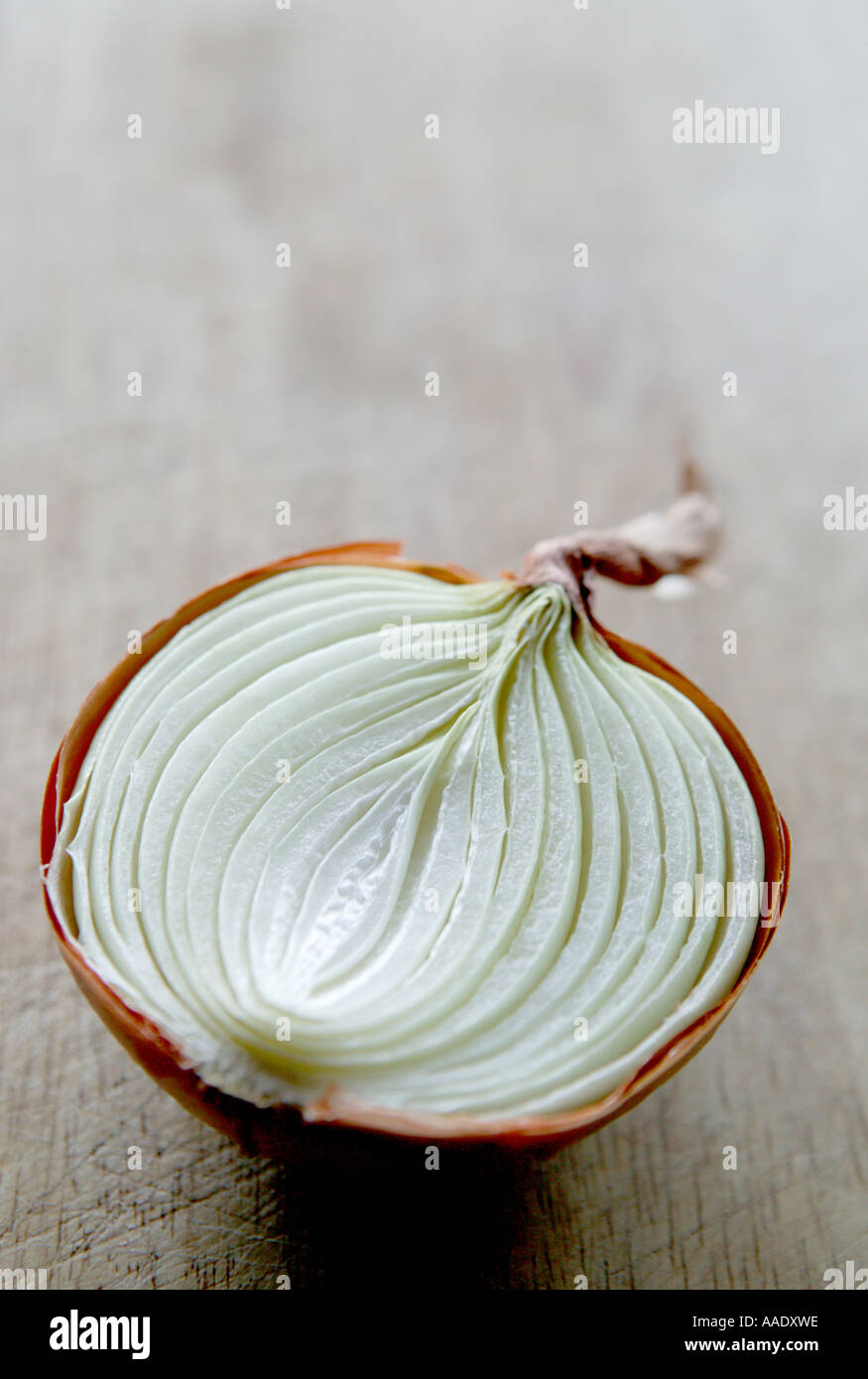 Onion segments hi-res stock photography and images - Alamy