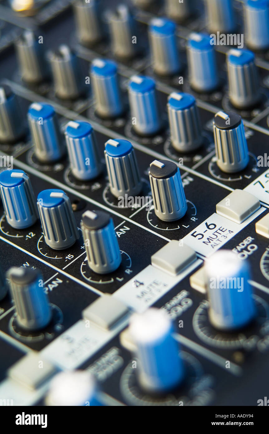 Vertical soundboard hi-res stock photography and images - Alamy