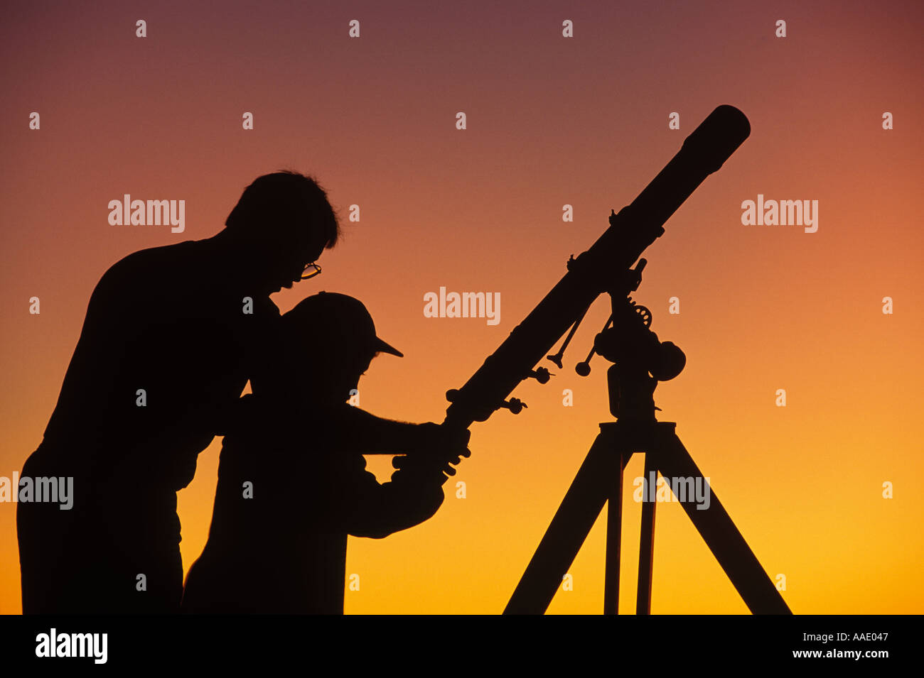 Child telescope moon hi-res stock photography and images - Alamy