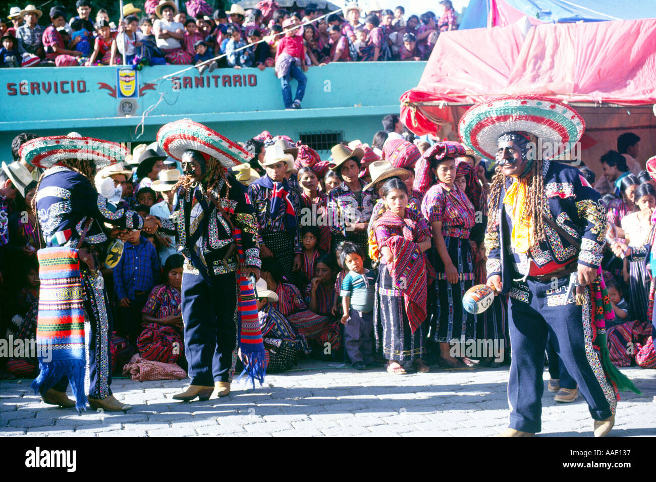 Mayan dancers hi-res stock photography and images - Alamy