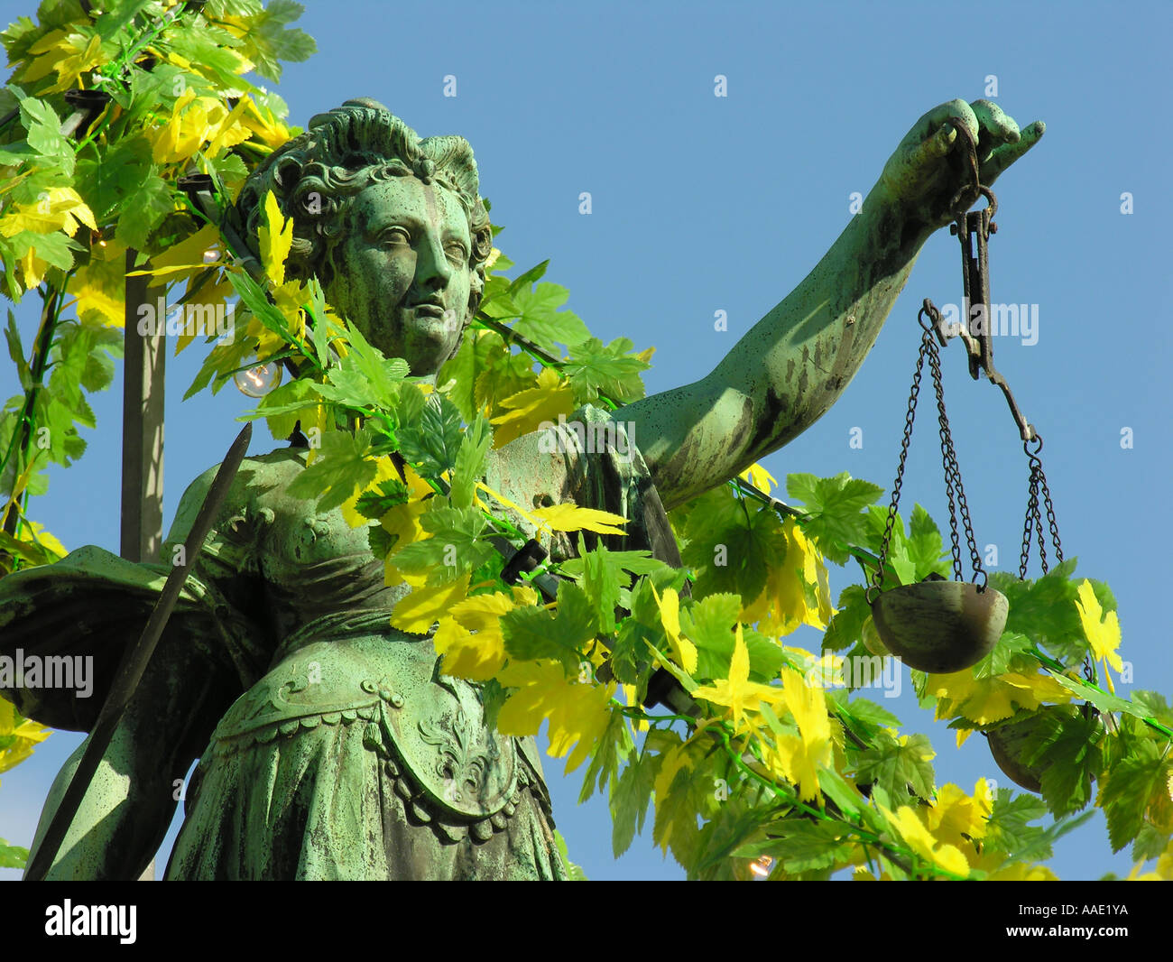 Figure of justice hi-res stock photography and images - Alamy