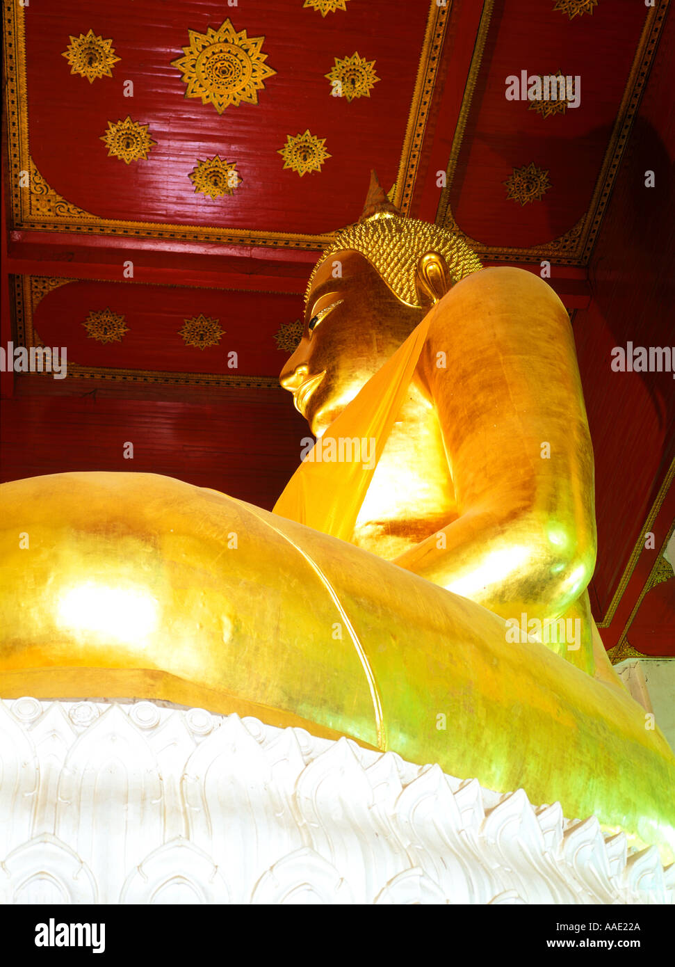 Thailand bangkok wat kalayanamit hi-res stock photography and images ...