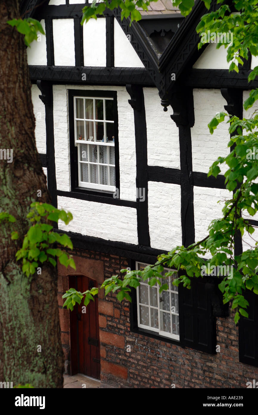 Tudor design hi-res stock photography and images - Alamy